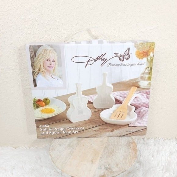 Dolly Parton | Dining | Dolly Parton Guitar Salt And Pepper Shakers ...